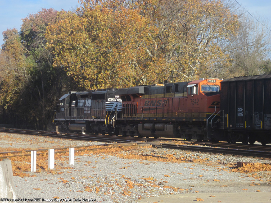 NS 3529 & BNSF 7542